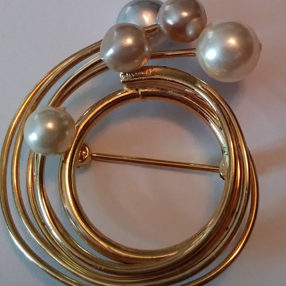 Napier | Jewelry | Vintage Napier Pearl Broochpin | Poshmark